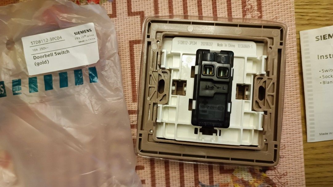 Siemens 西門子 Arina 門鈴開關 (*無邊框設計 *表面高拋光，採用高分子PC材料 *耐衝擊、抗老化、有良好的阻燃性能、不退色、更 ...