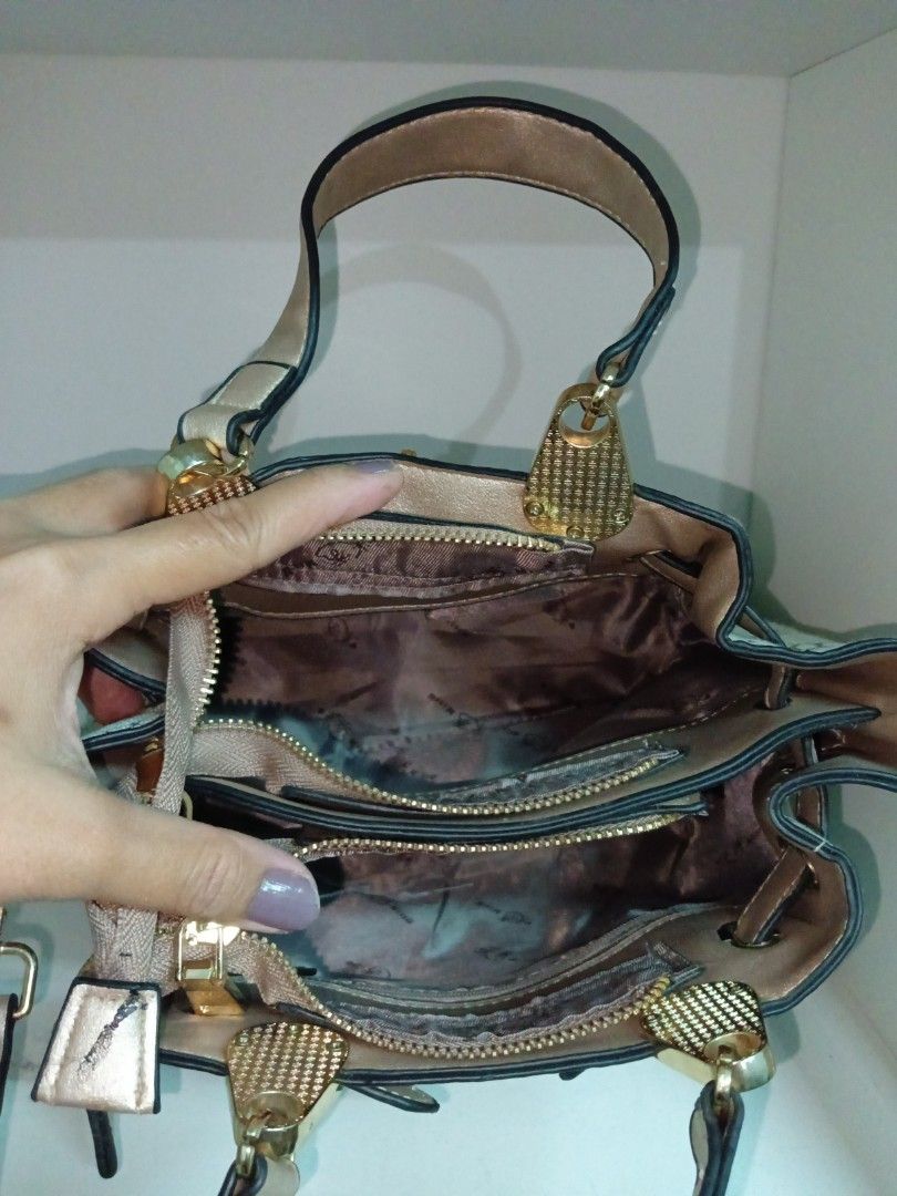 Sling bag serut warna tembaga, Fesyen Wanita, Tas & Dompet di Carousell