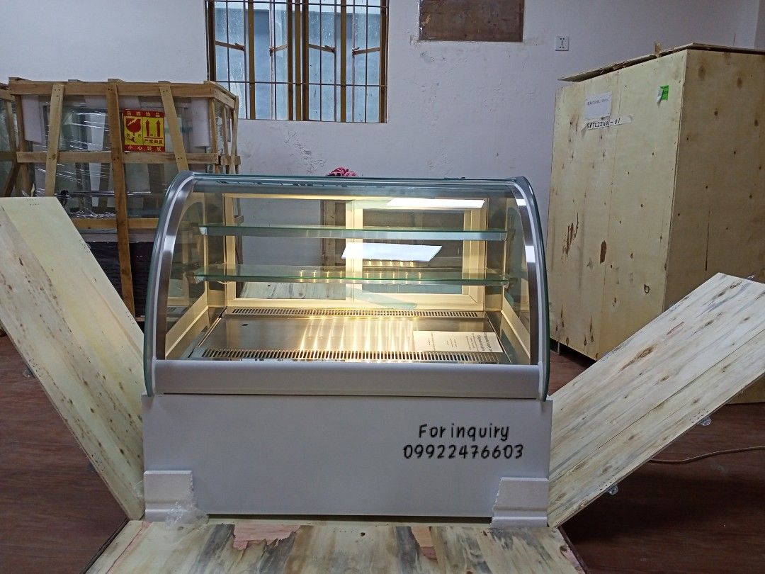 (Tabletop) White Cake Chiller curved, Food & Drinks, Chilled & Frozen ...