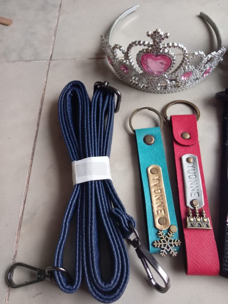 Tali tas, ganci, tempat kartu dll, Barang Yang Dicari di Carousell