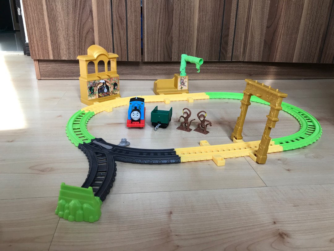 Thomas and Friends Motorized Train Playset, Hobbies & Toys, Toys ...