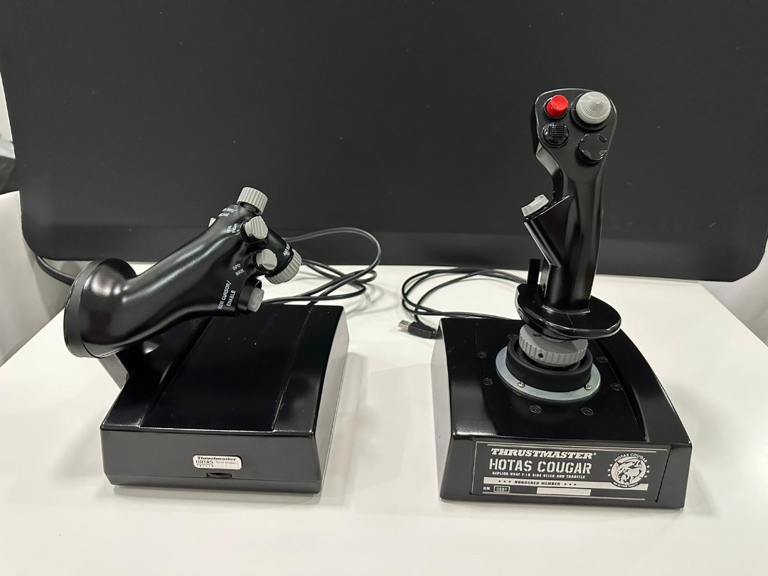 Thrustmaster Hotas Cougar - Stick and Throttle, Video Gaming, Gaming ...