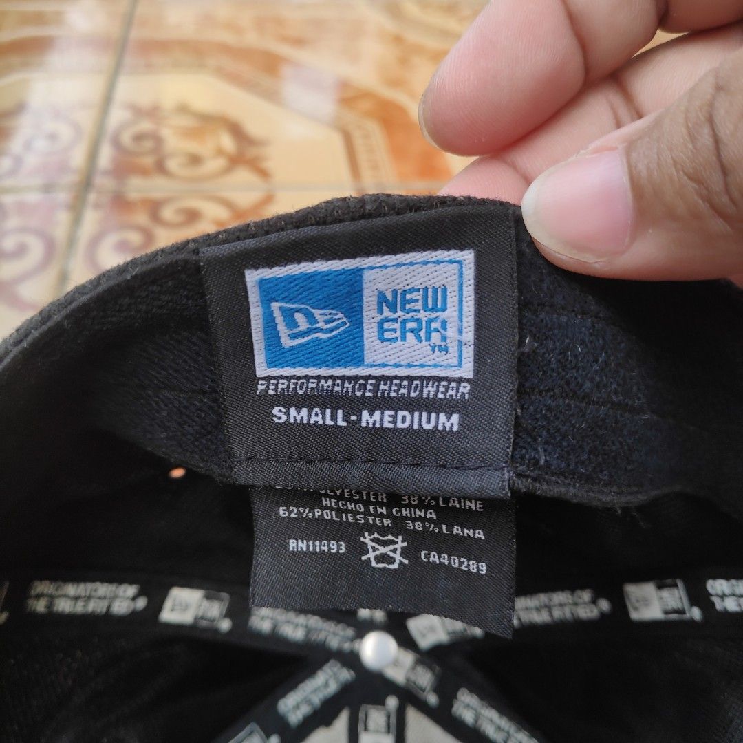 Topi New Era, Fesyen Pria, Aksesoris, Topi di Carousell