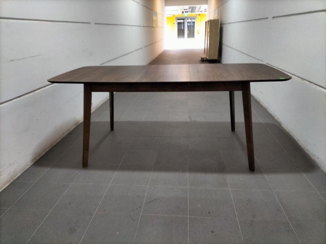 TRAX Extendable Dining Table in WALNUT, Furniture & Home Living ...