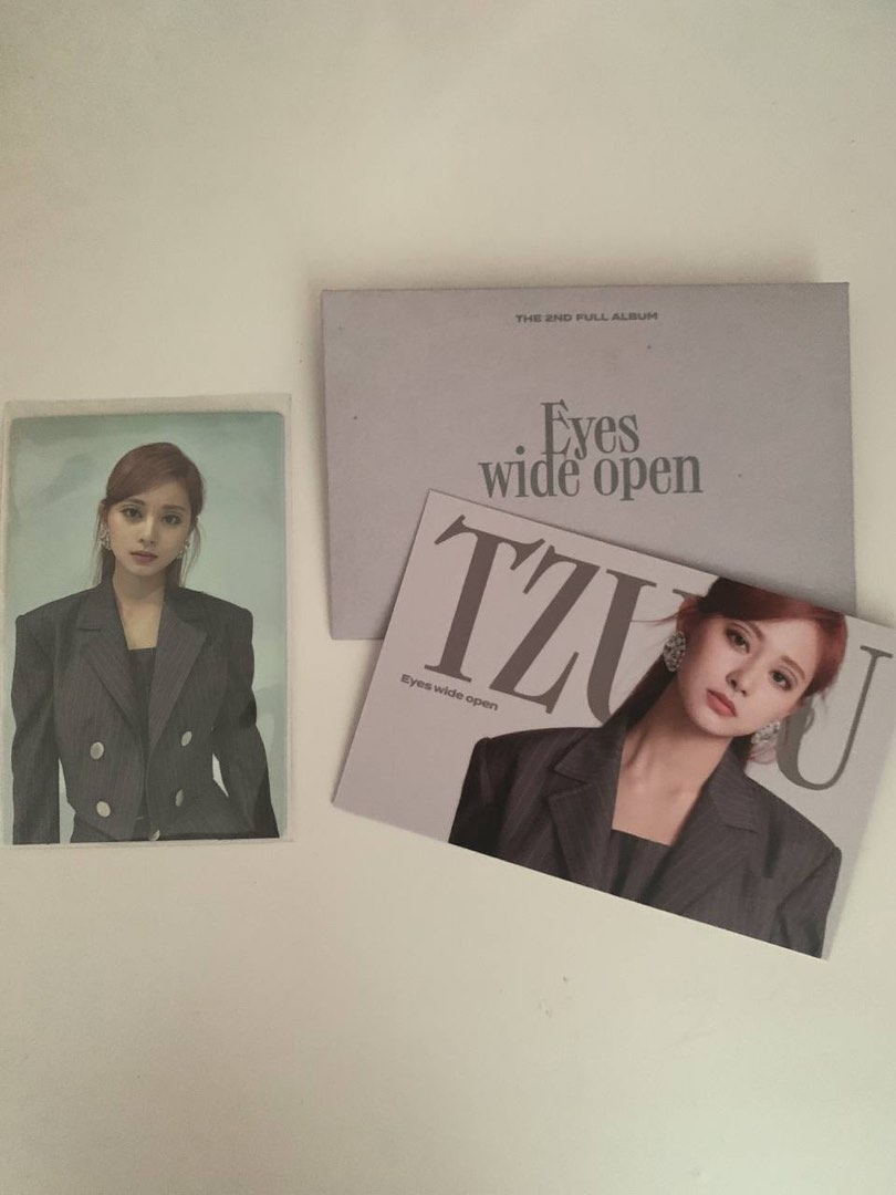 tzuyu eyes wide open, Hobbies & Toys, Memorabilia & Collectibles, K ...