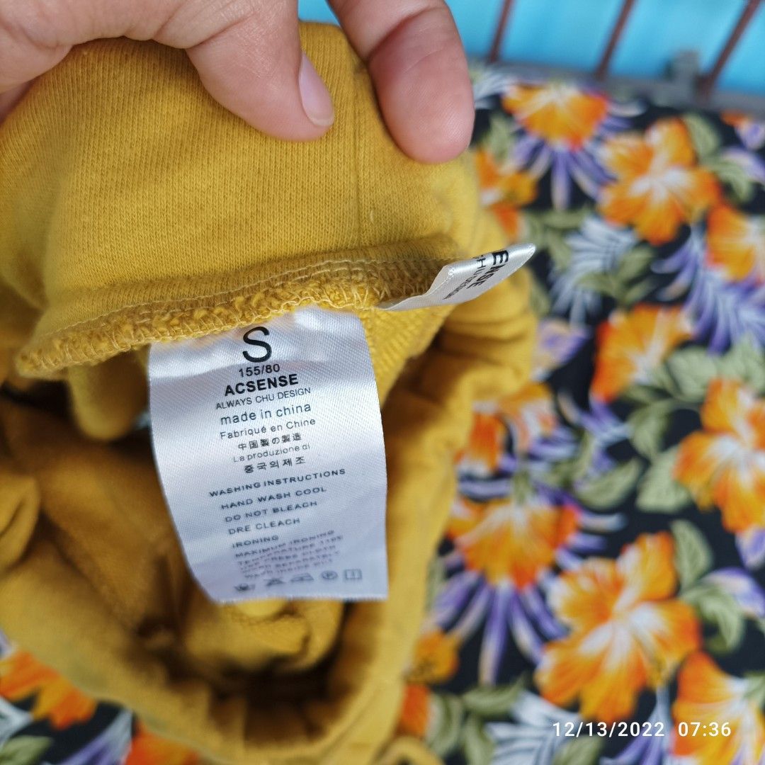 URL01, Men's Fashion, Activewear on Carousell