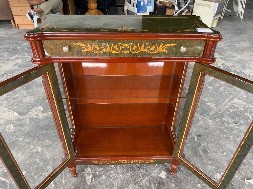 (F20046791) Vintage Wooden Glass Door Display Cabinet / Kabinet Paparan ...