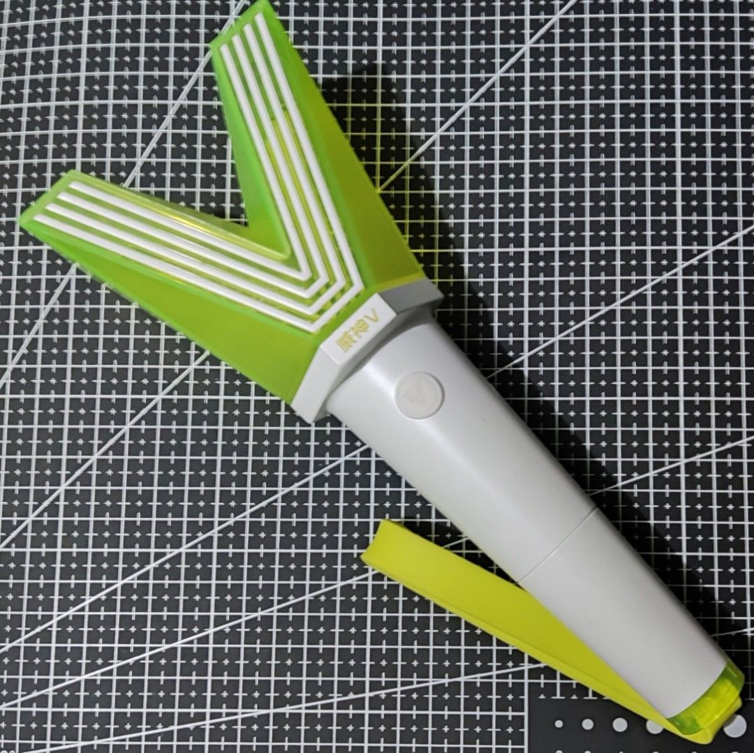 wayv official lightstick leekbong on Carousell