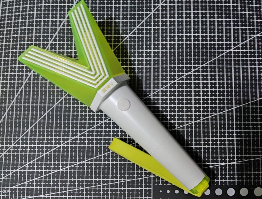 wayv official lightstick leekbong on Carousell