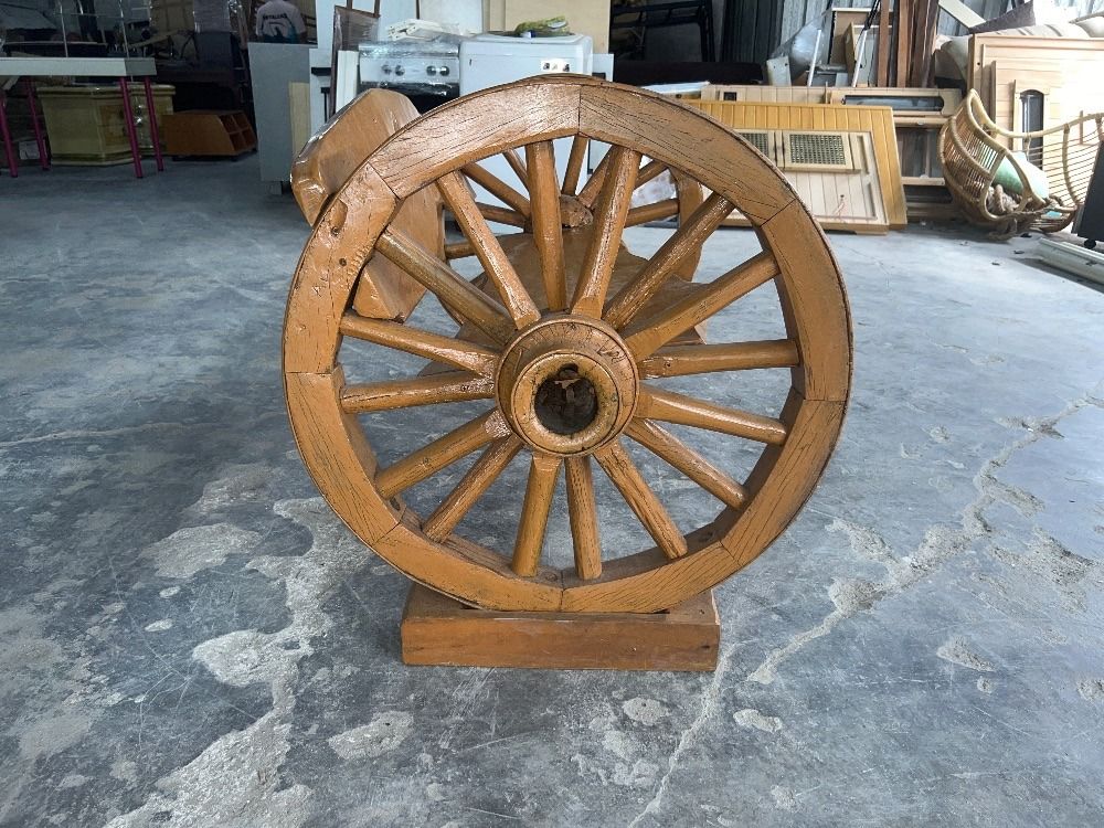 (F20046773) Wheel Shaped Bench / Bangku Berbentuk Roda, Furniture ...