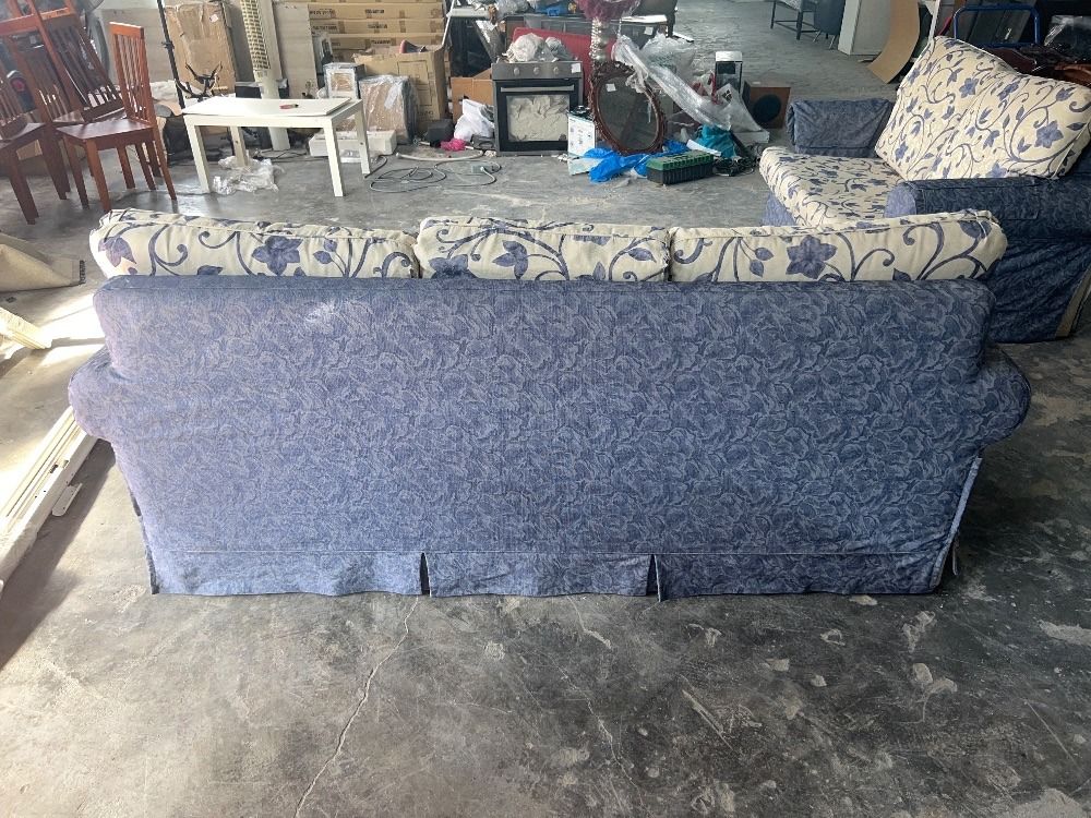 (F20045614) White Floral Blue Fabric 2+3 Seater Sofa / Kain Biru Bunga ...