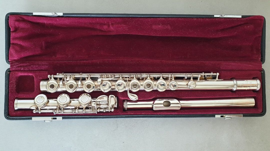 Yamaha YFL-481II Flute with B-footjoint, Hobbies & Toys, Music & Media ...