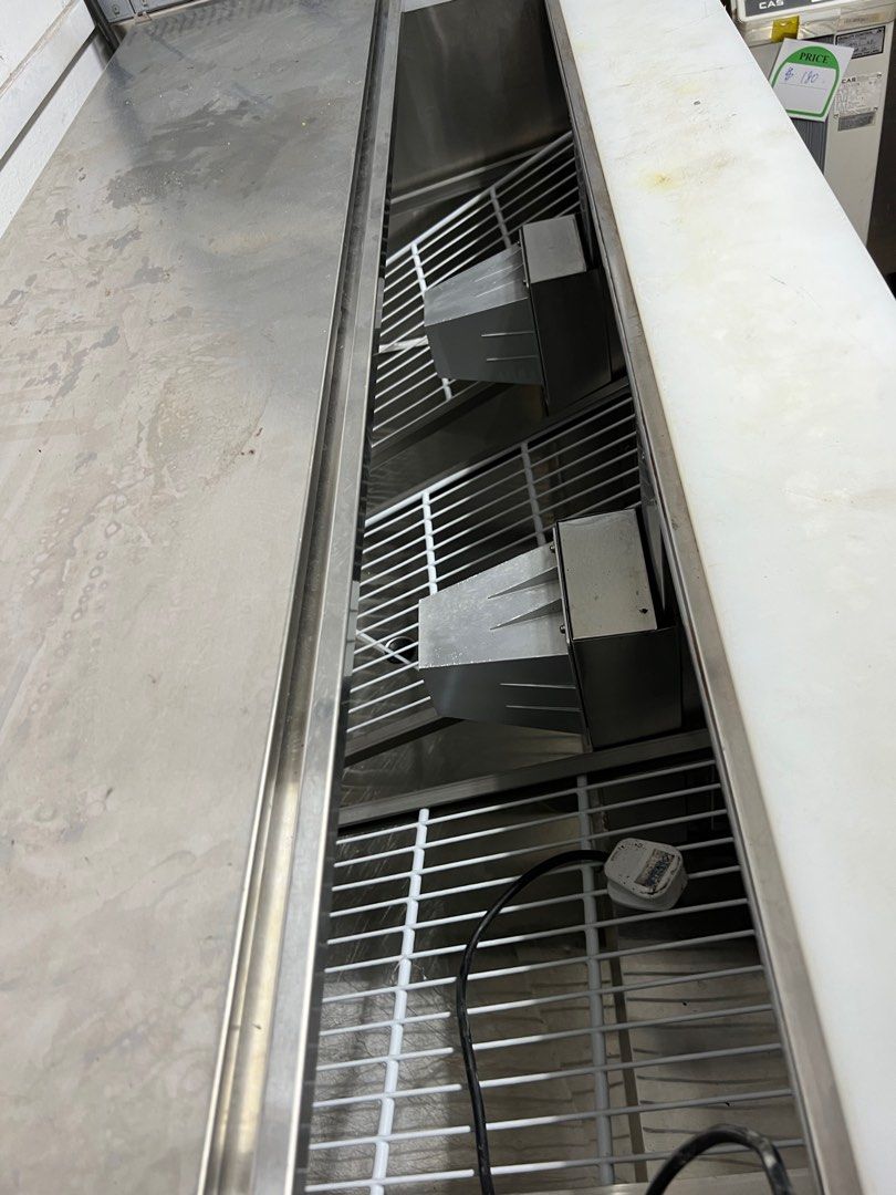 3 Doors Counter Chiller Open Top with chopping board/Salad chiller ...