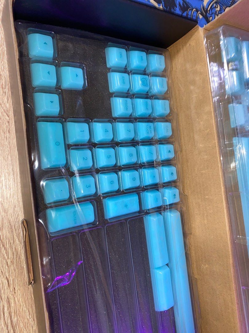 AKKO ASA (Tiffany Blue) Clear Keycaps, Computers & Tech, Parts ...