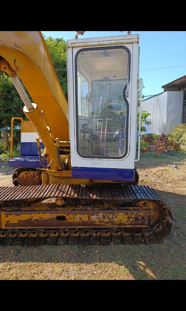 Backhoe Komatsu PC 60-3, Commercial & Industrial, Industrial Equipment ...