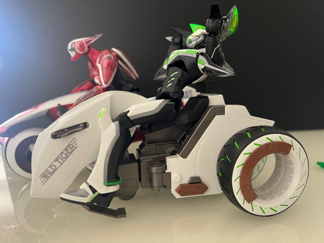 Bandai Figure Rise 6 Tiger&Bunny Double Chaser Model Kit - Brand New ...