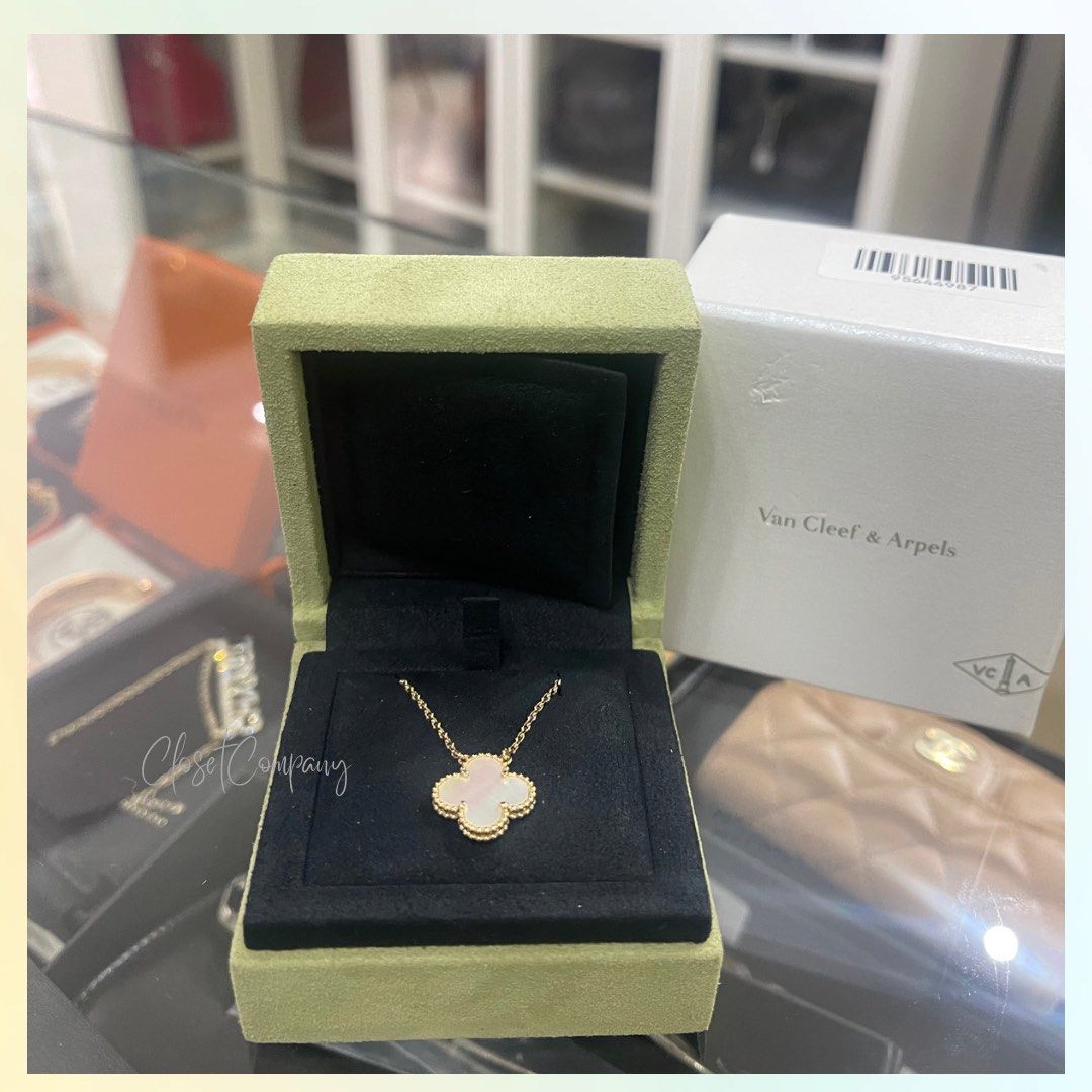 Brand New Van Cleef & Arpels Vintage Alhambra Yellow 18K Gold Pendant ...