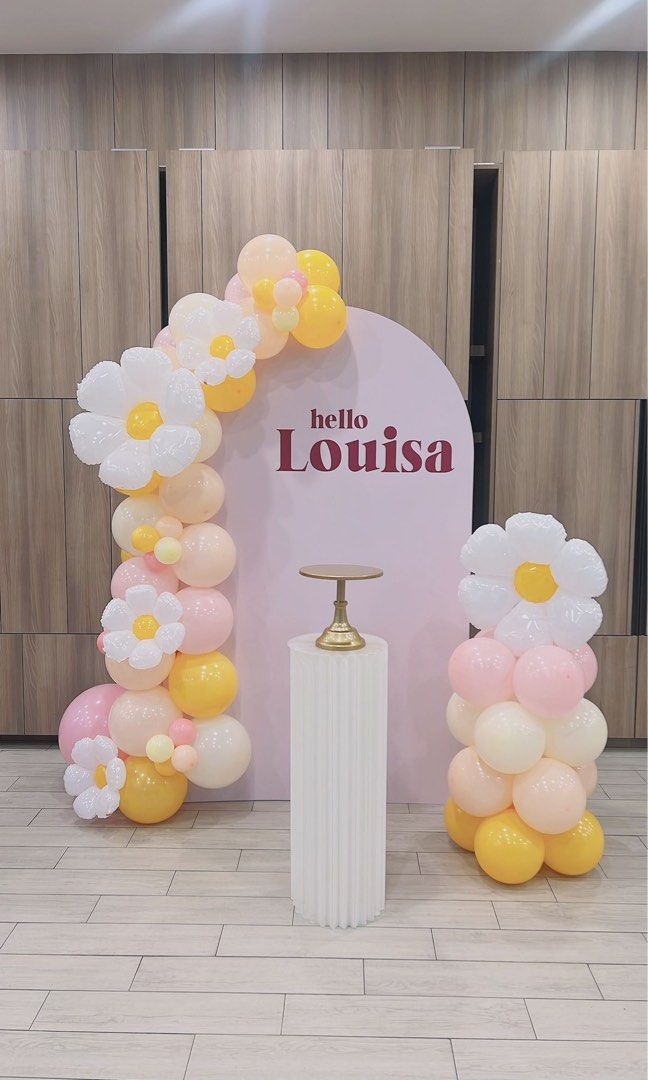 Daisy themed birthday backdrop balloon arch setup, Lifestyle Services ...