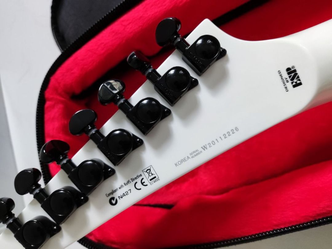 ESP LTD Deluxe 7 String Evertune MH-1007, Hobbies & Toys, Music & Media ...