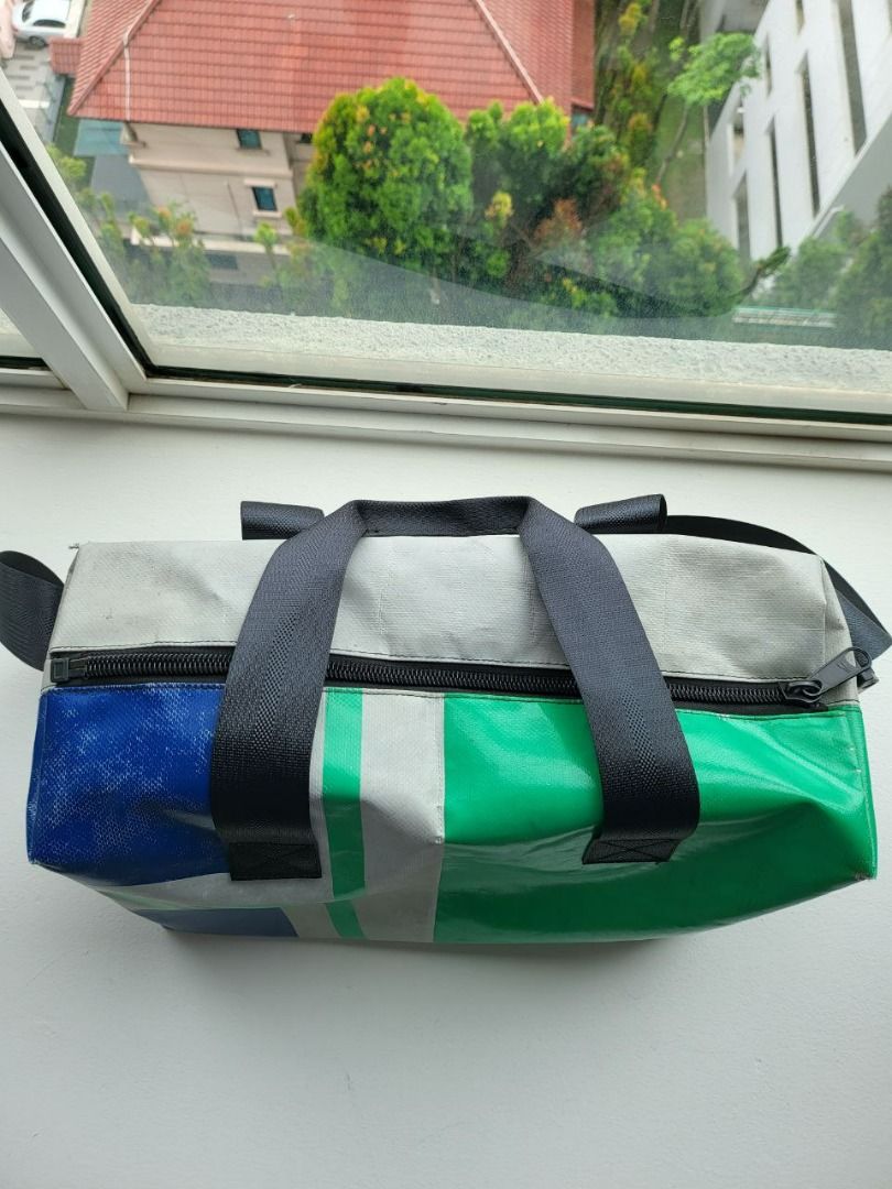 F45 LOIS Sports Bag, Men's Fashion, Bags, Sling Bags on Carousell