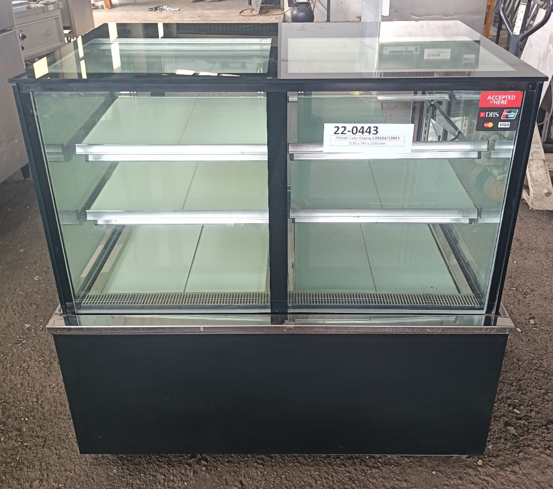 FEMAC cake display, Furniture & Home Living, Kitchenware & Tableware ...