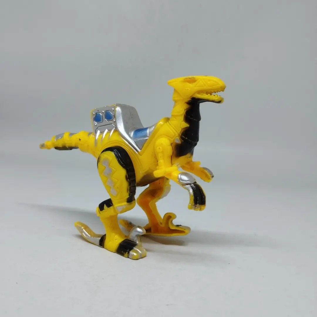 Figure Robot Dino Kuning, Toys & Collectibles, Mainan di Carousell