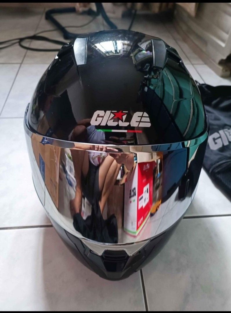 Gillie gxr modular helmet, Motorbikes, Motorbike Parts & Accessories ...
