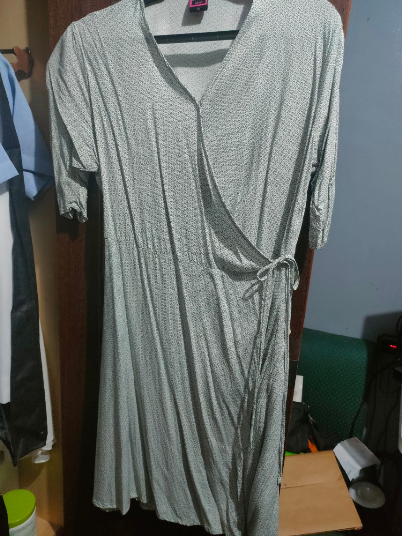 Green overlap dress, Women's Fashion, Dresses & Sets, Dresses on Carousell