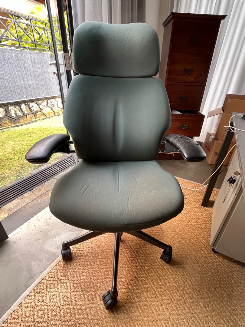 Human Scale ergonomic chair, Furniture & Home Living, Furniture, Chairs ...