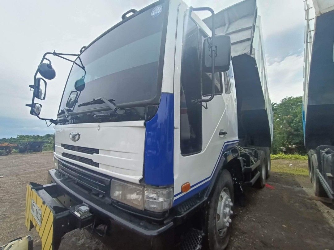 Hyundai 10 wheel dump truck, Special Vehicles, Heavy Vehicles on Carousell