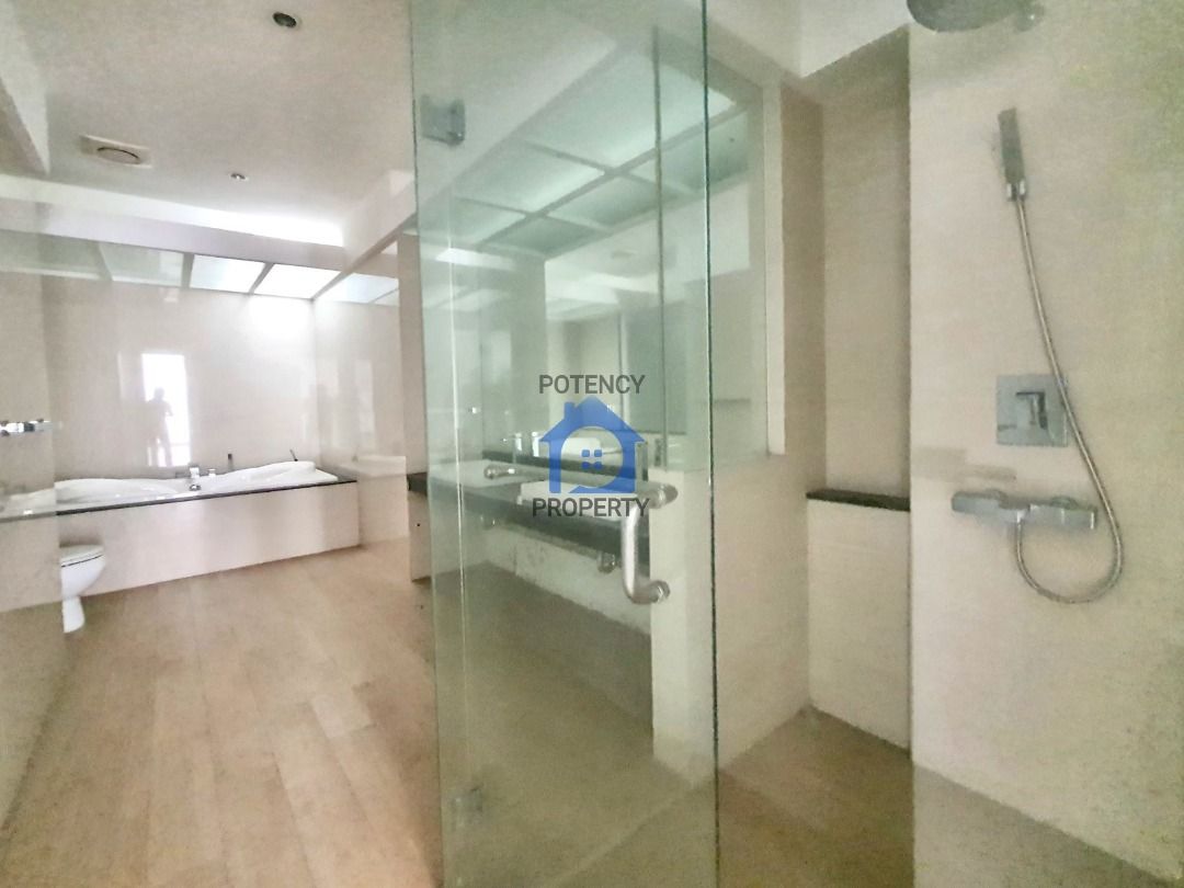 JUAL RUMAH TROPIS 2 LANTAI DI PEJATEN BARAT HALAMAN LUAS PARKIR BANYAK ...