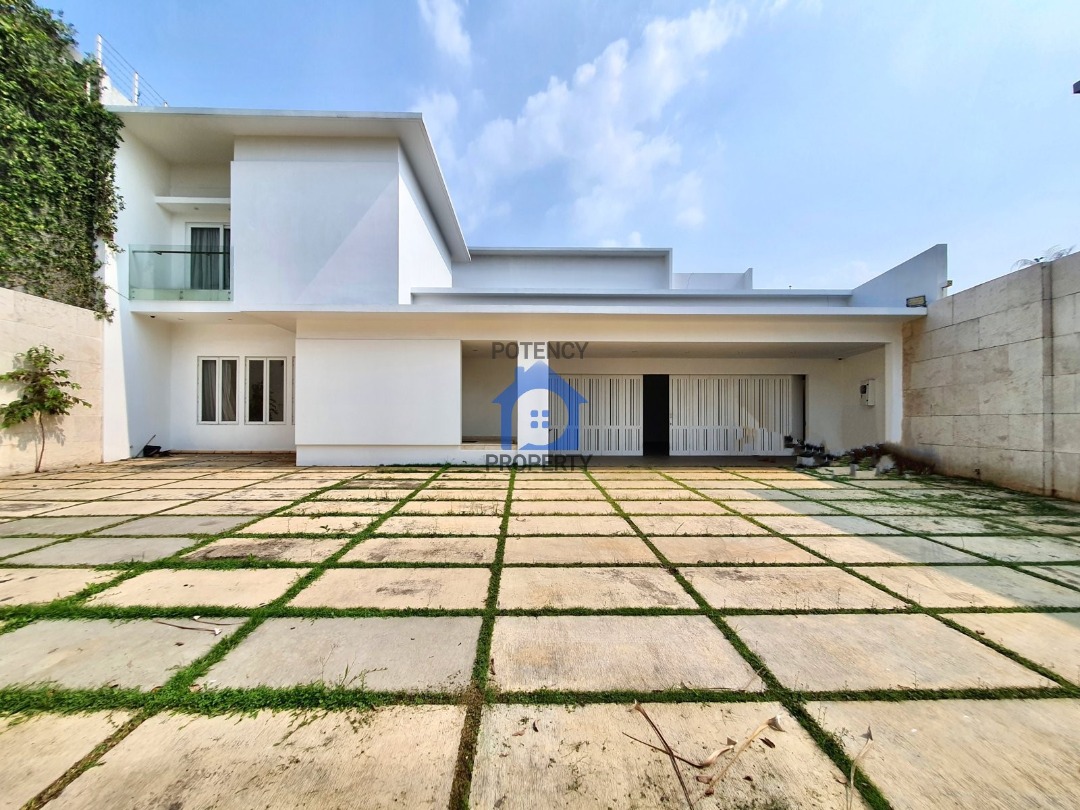 JUAL RUMAH TROPIS 2 LANTAI DI PEJATEN BARAT HALAMAN LUAS PARKIR BANYAK ...