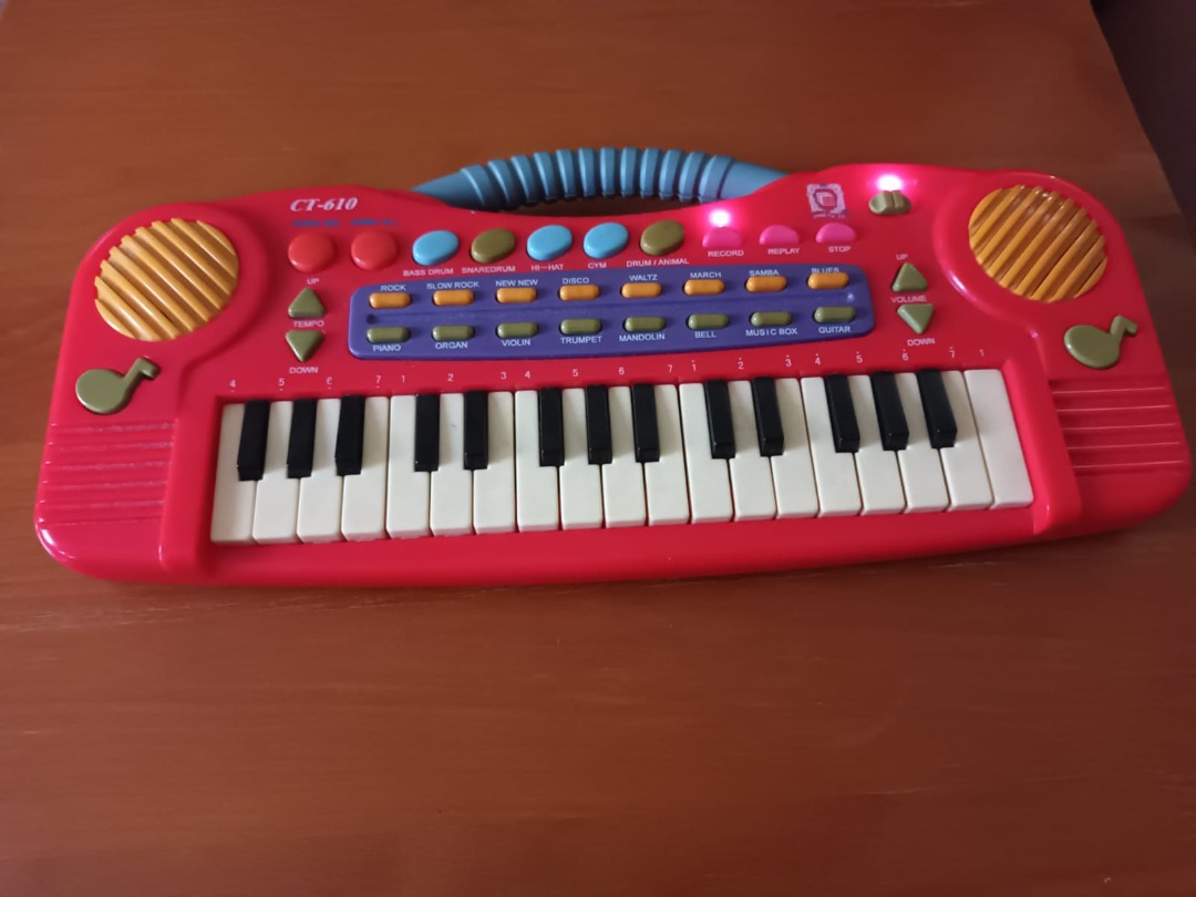 Kids music keyboard, Hobbies & Toys, Music & Media, Musical Instruments ...