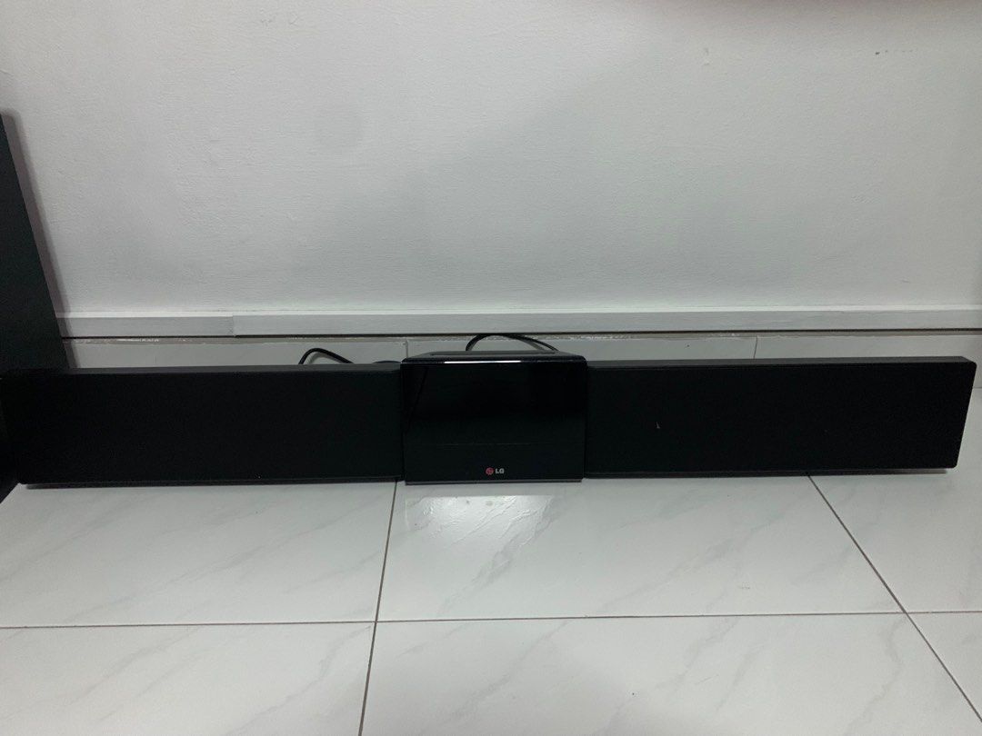 LG BB4330A Soundbar & S43A3-D Active Subwoofer, Audio, Soundbars ...