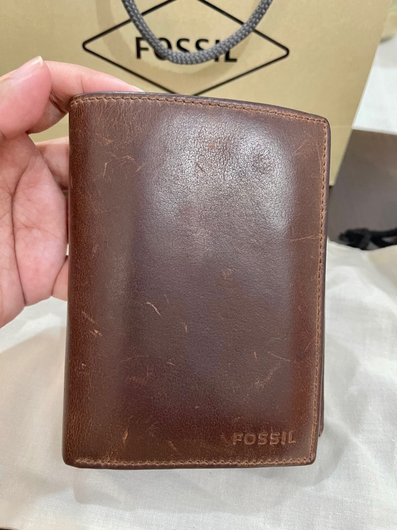 Mens Fossil Wallet, Men's Fashion, Watches & Accessories, Wallets ...