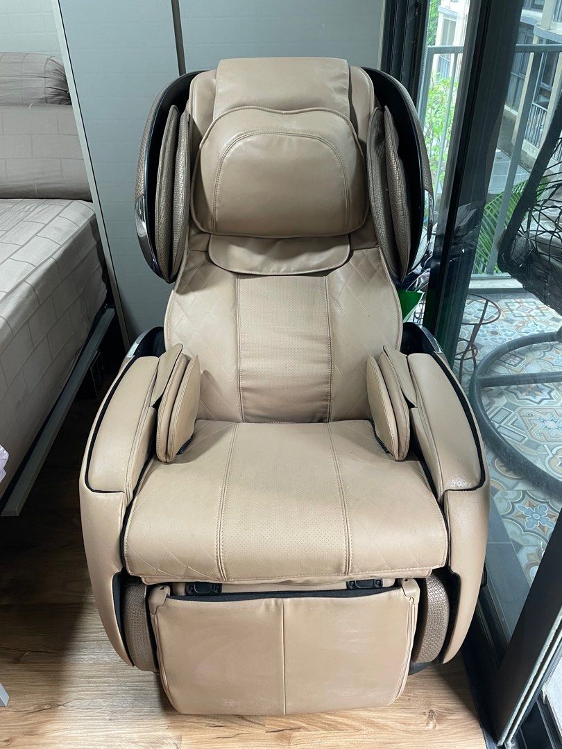 Osim UDivine Massage Chair, Health & Nutrition, Massage Devices on ...