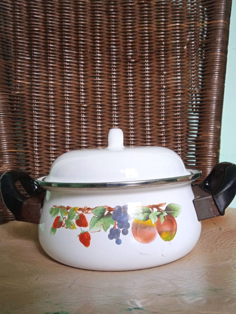 Panci Enamel Set berbagai ukuran, Kitchen & Appliances di Carousell