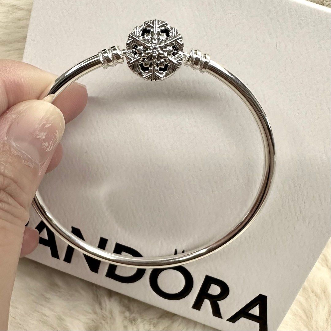 Pandora Moments Sparkling Snowflake Clasp Bangle, Women's Fashion ...