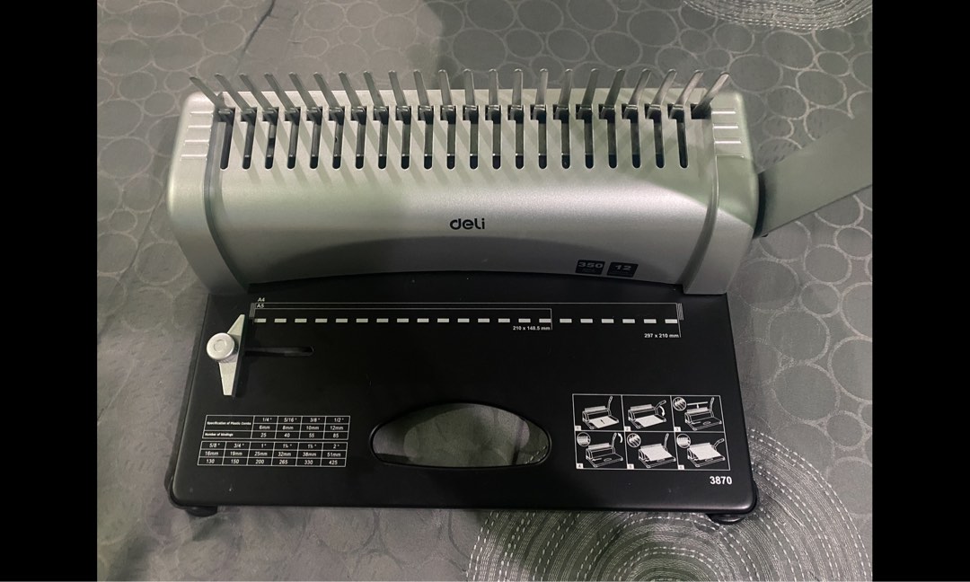Paper binding machine with FREE plastic coil binders, Hobbies & Toys ...