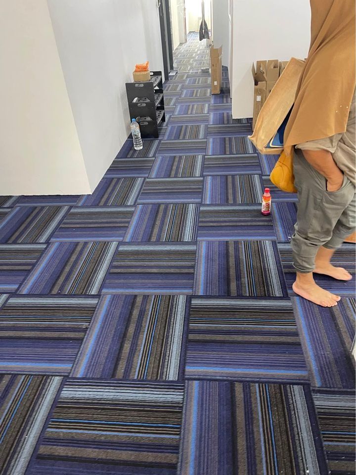 PASANG KARPET JENIS TILE l tile carpet installation 6mm, Services ...