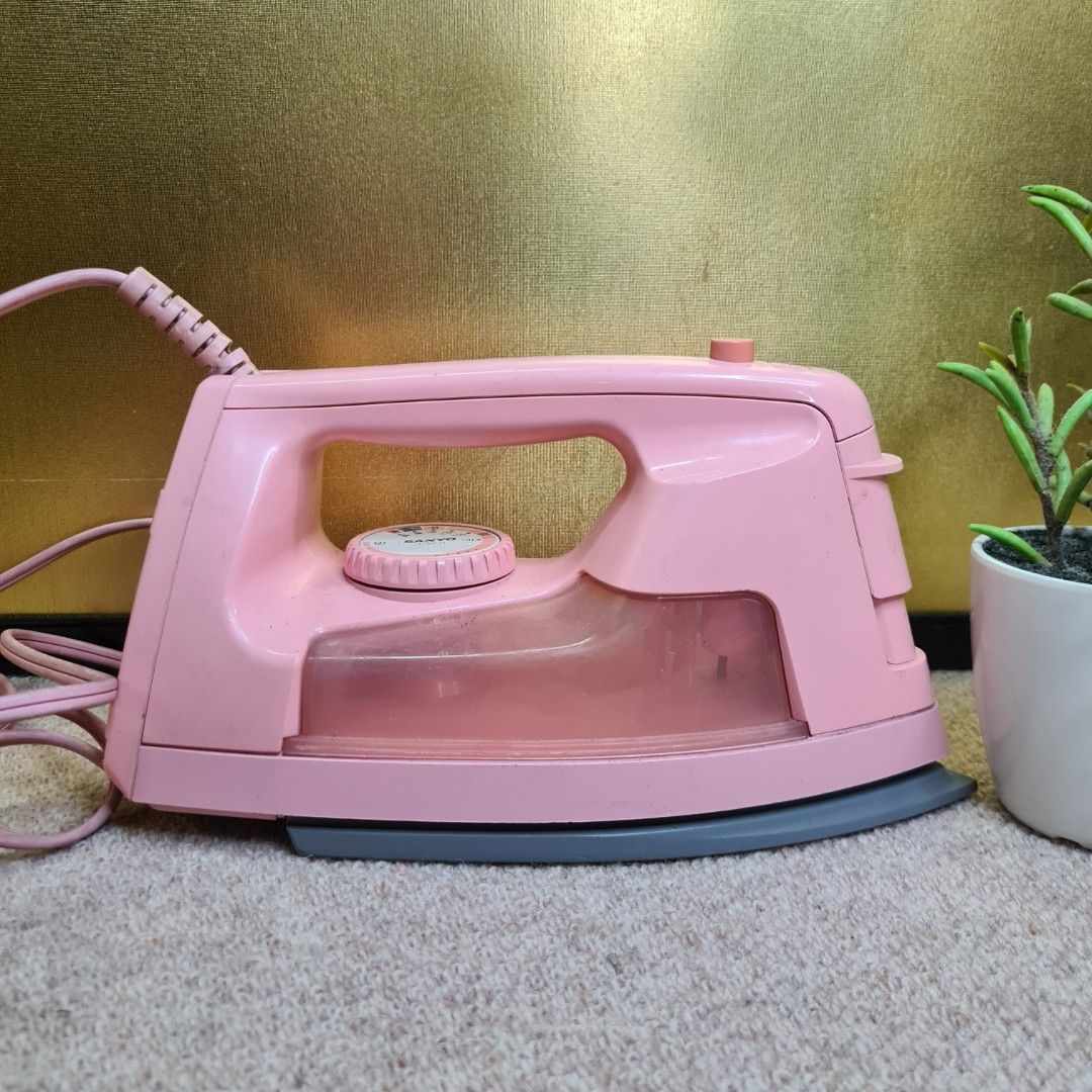 PINK COLOR DRY & STEAM FLAT IRON BY SANYO JAPAN (CLOTHES) - 7A 125V ...