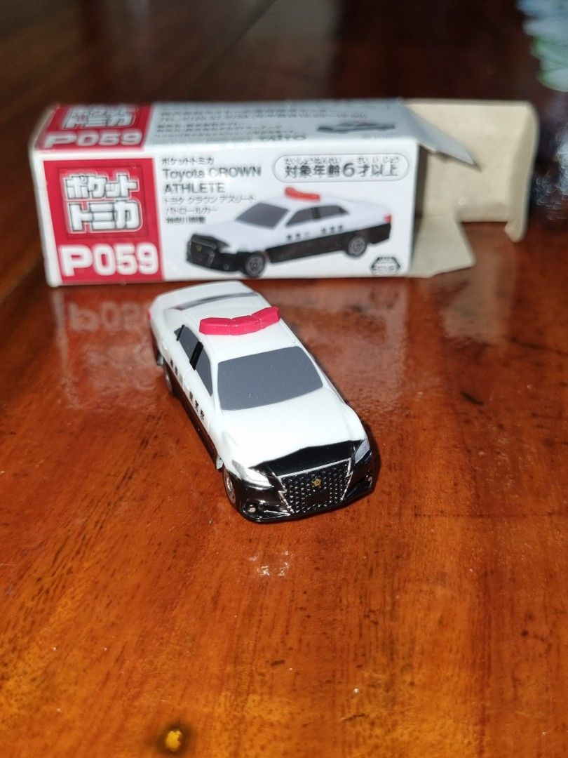Pocket Tomica Toyota CROWN ATHLETE P059 (police), Hobbies & Toys, Toys & Games on Carousell