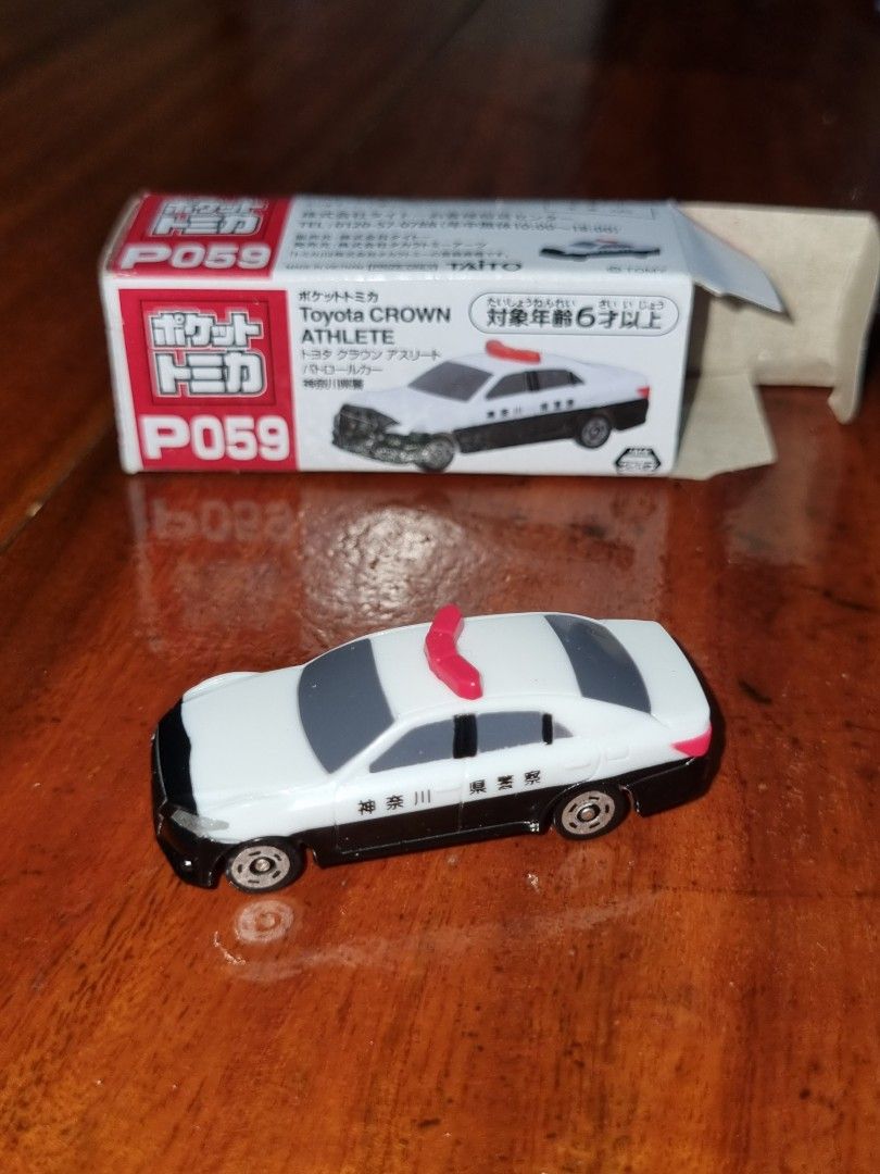Pocket Tomica Toyota CROWN ATHLETE P059 (police), Hobbies & Toys, Toys & Games on Carousell