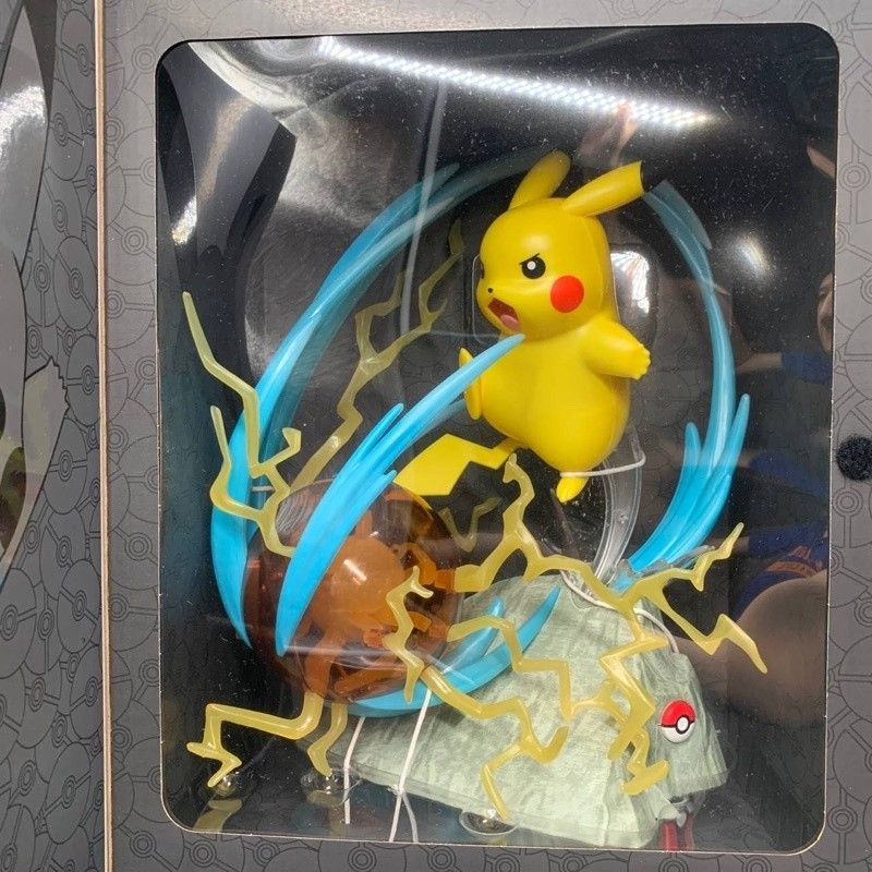 Pokemon Jazwares Select Light Up Pikachu 1/10 Statue Figure, Hobbies ...