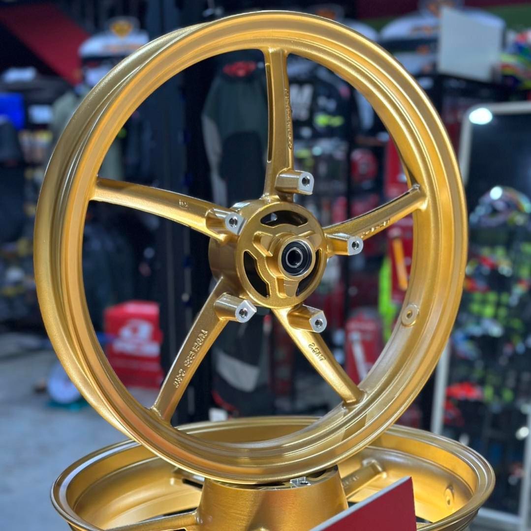 R15 V3 /V4 RCB SP522 Rims, Motorcycles, Motorcycle Accessories on Carousell