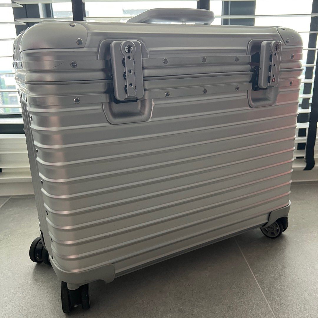 Rimowa Original Pilot Case Silver Aluminum, Hobbies & Toys, Travel ...