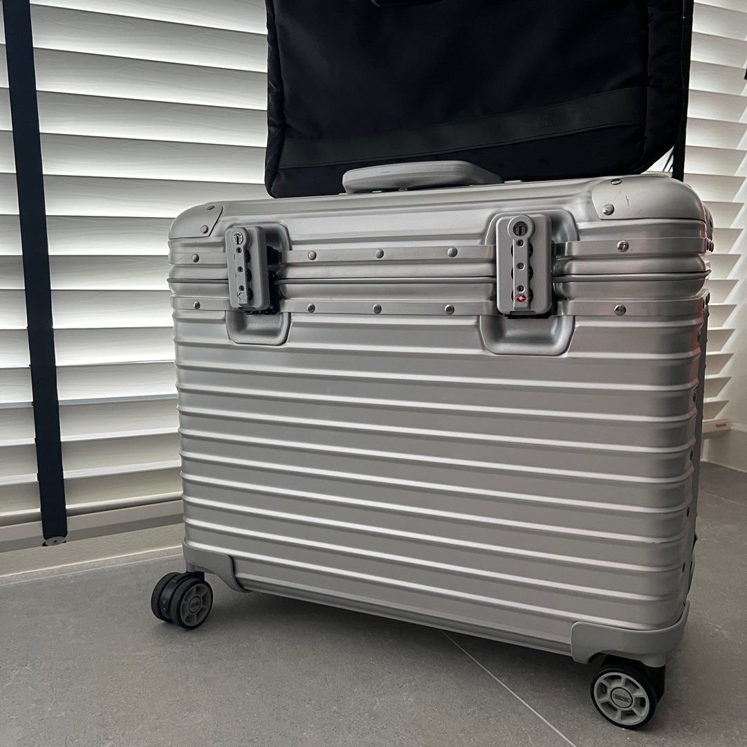 Rimowa Original Pilot Case Silver Aluminum, Hobbies & Toys, Travel ...