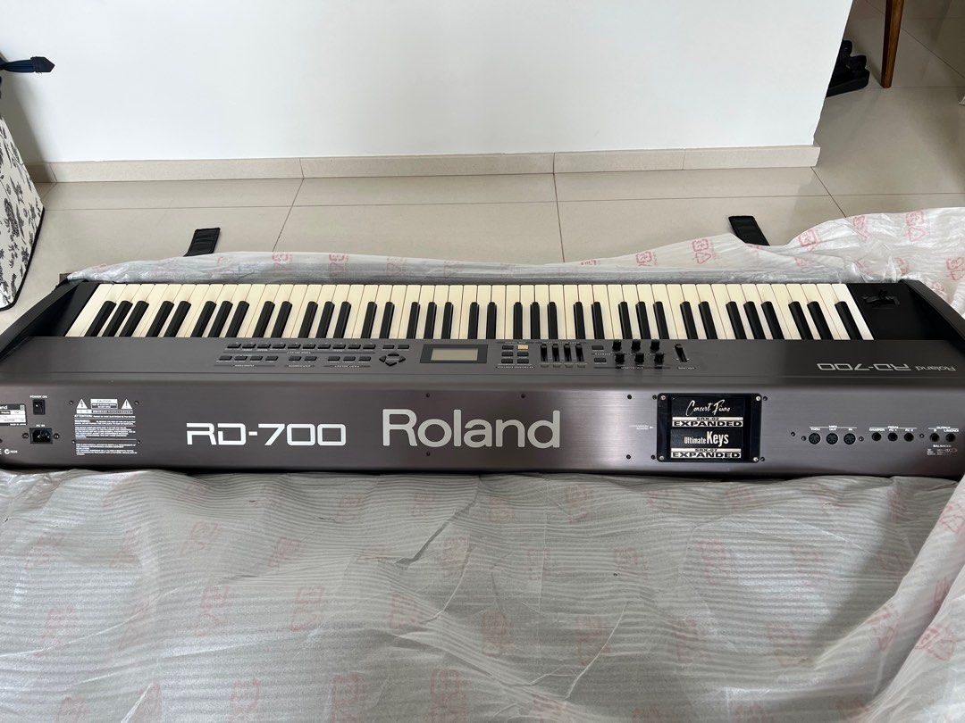 Roland RD-700 (read description), Hobbies & Toys, Music & Media ...