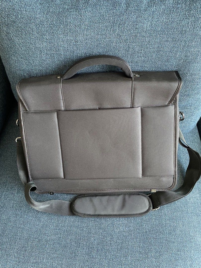 Samsonite Briefcase, Men's Fashion, Bags, Briefcases on Carousell