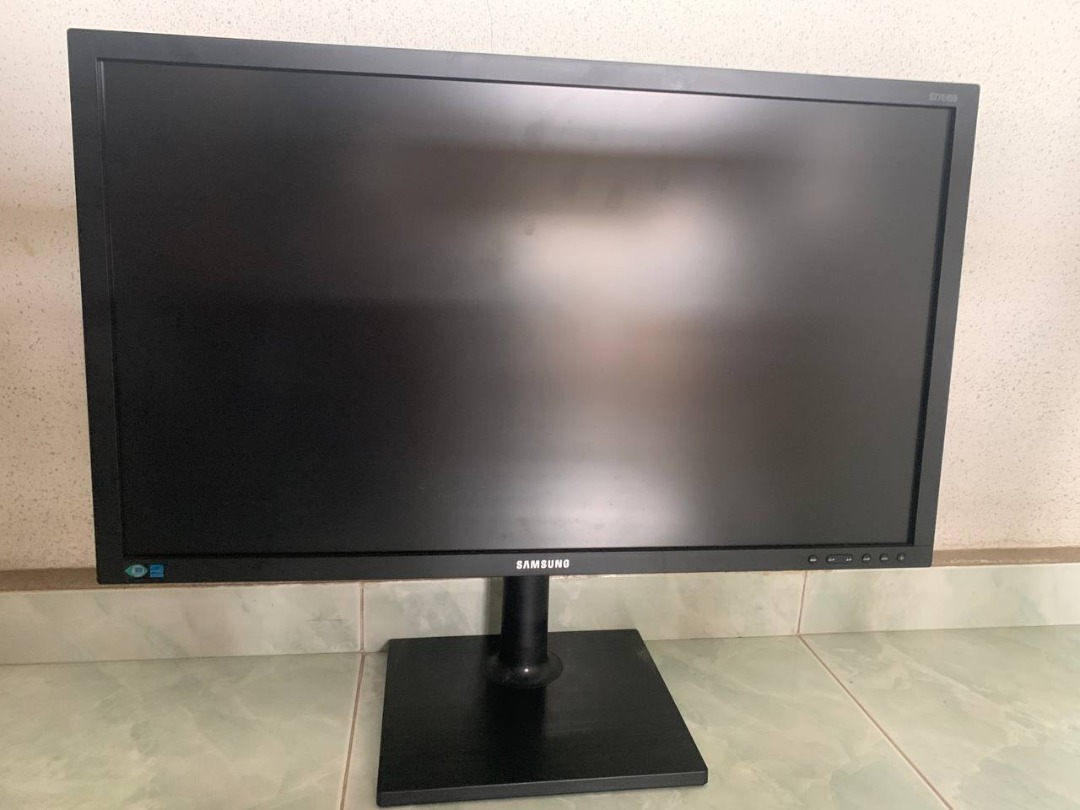Samsung 27" Inch Full HD Height Adjustable Monitor, Computers & Tech ...